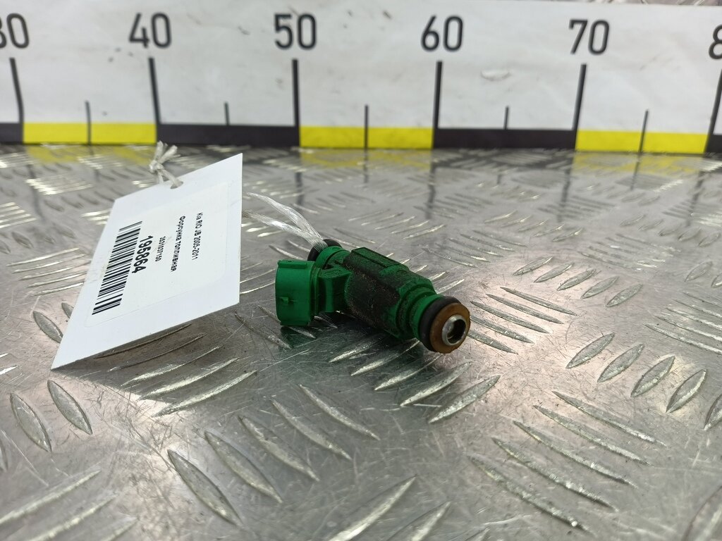 Форсунка топливная Б/У для Kia RIO II (2005—2009) 3531037150