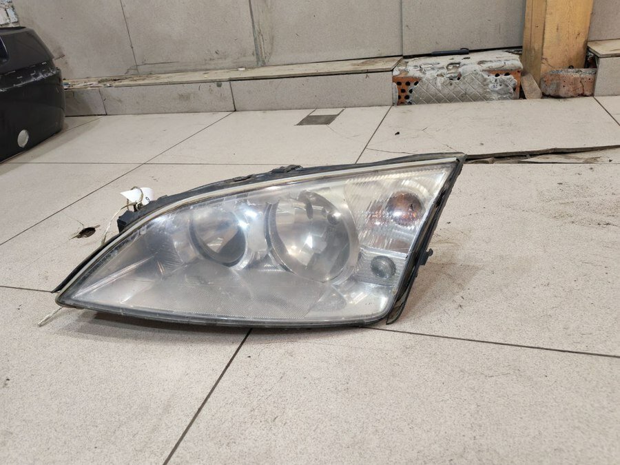 Фара левая от Ford Mondeo 3 2000-2007