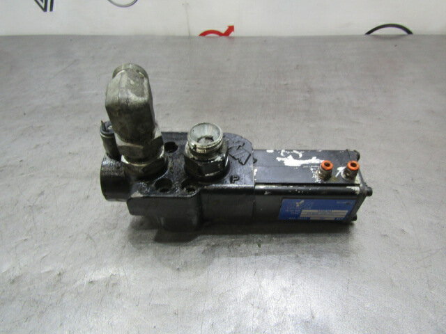 Клапан-распределитель гидравлической системы подъёма кузова HYVA, Scania 6-series