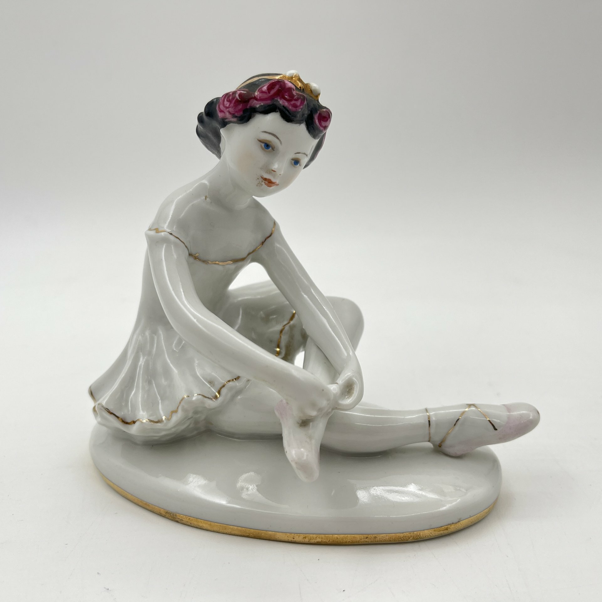 Статуэтка "Маленькая балерина", автор С. Б. Велихова, фарфор, роспись, золочение