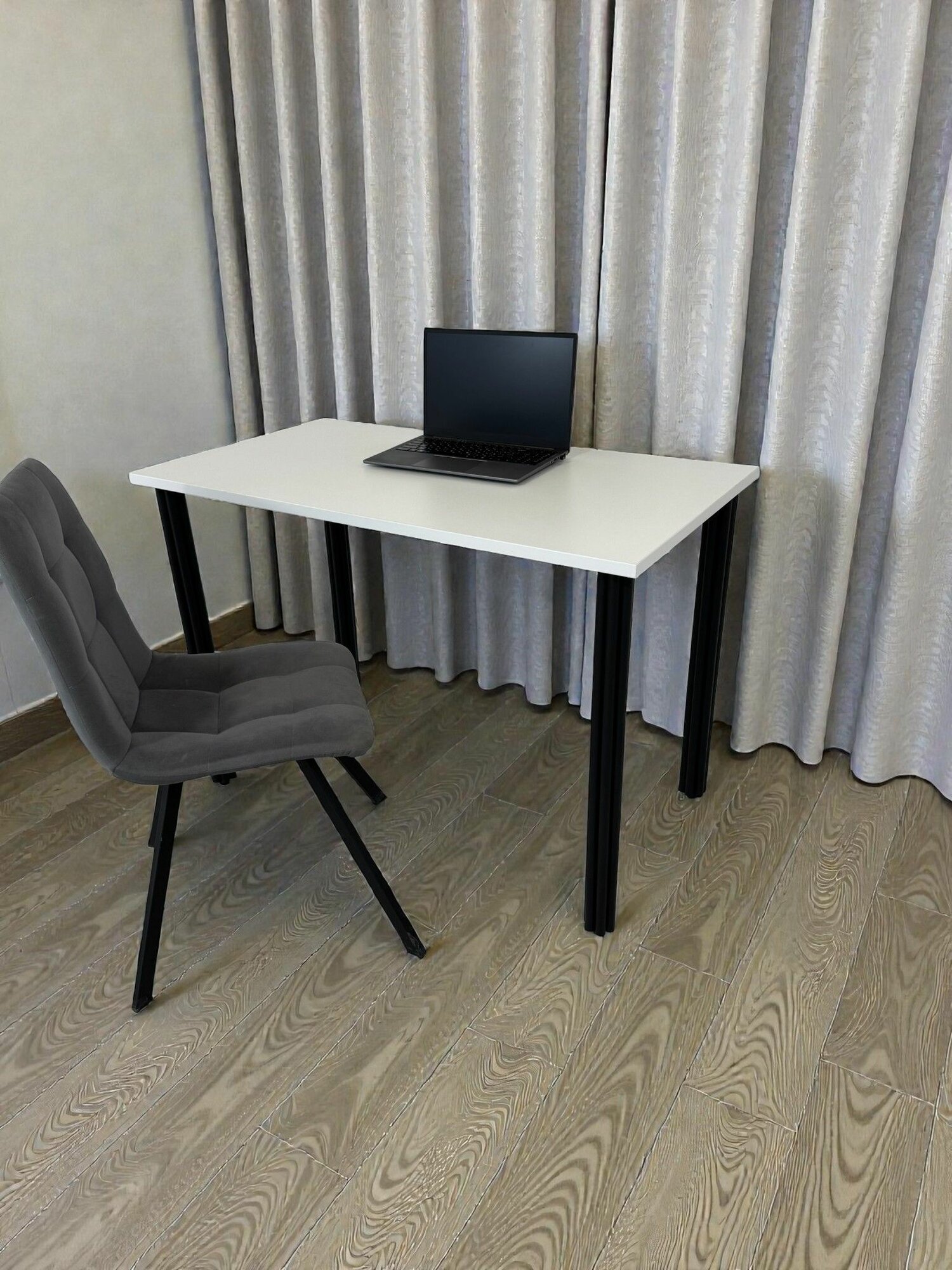 Стол дизайнерский письменный/ цвет Белый, 110*60 см. Ножки черные.