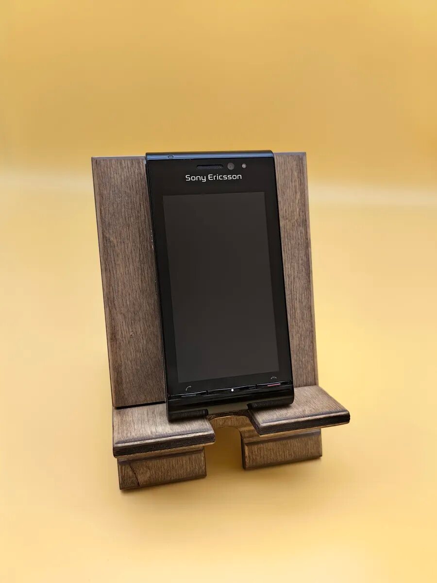 Мобильный телефон Sony Ericsson Satio (U1i)