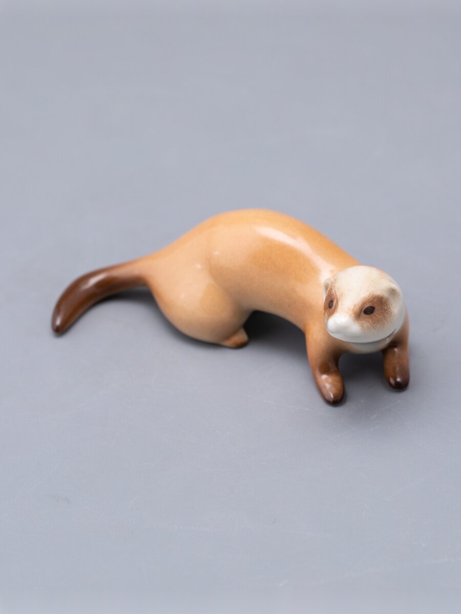 Фарфоровая статуэтка Хорек от Императорского фарфорового завода