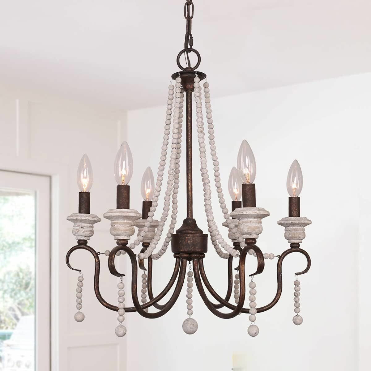 Французская люстра из деревянных бусин