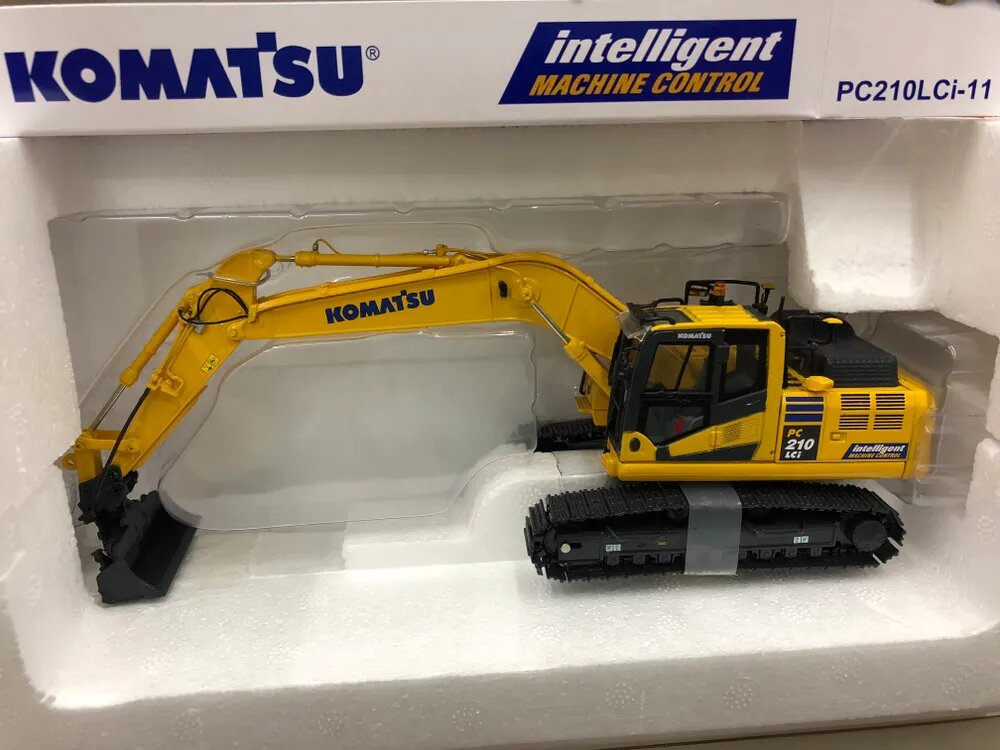 Komatsu PC210 LCI экскаватор, желтый, масштаб 1:50, коллекционная модель — фото 1
