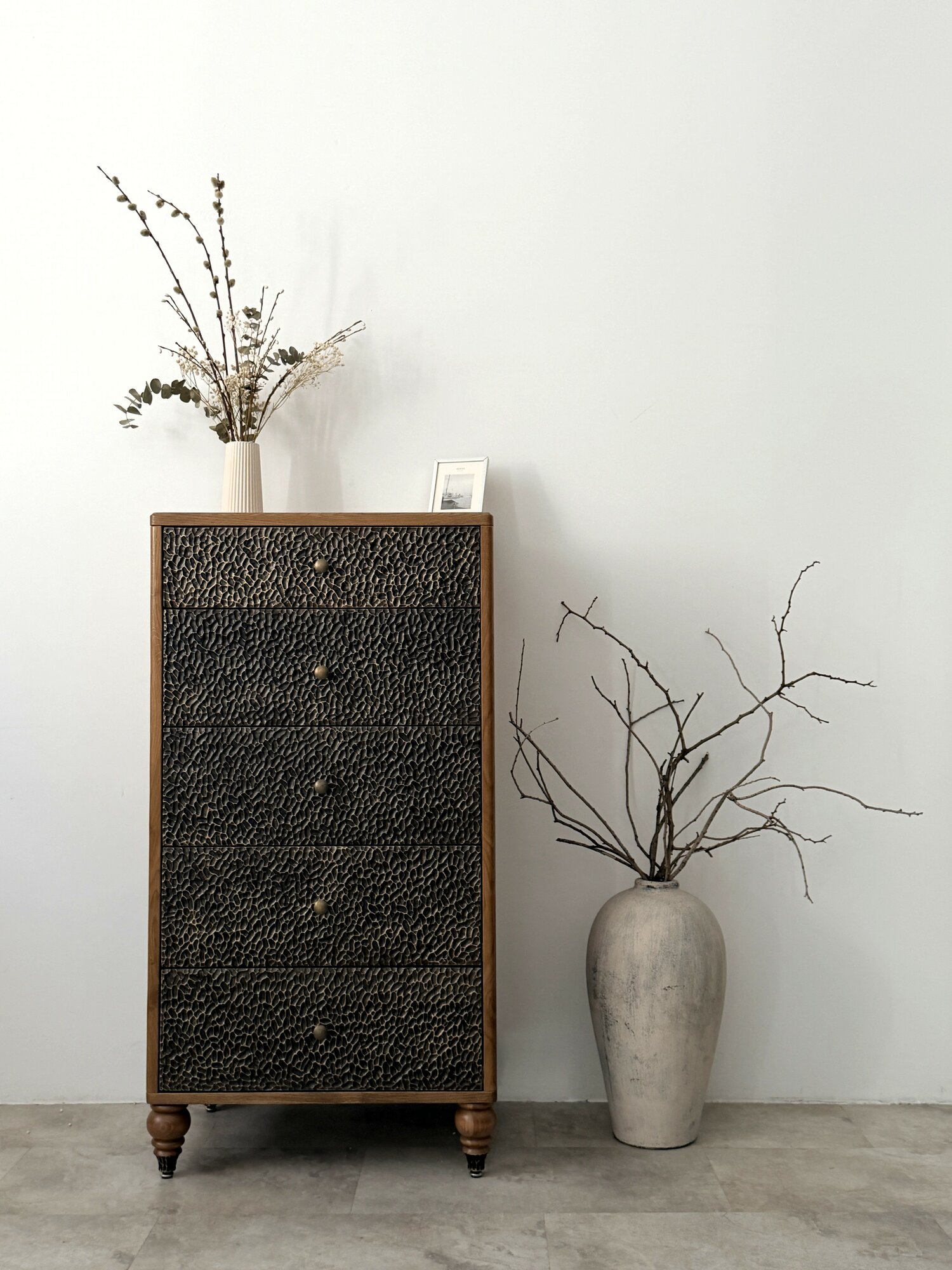 Комод дизайнерский, Loft Woods, из массива дуба 110х60х45 см, золотистый декор