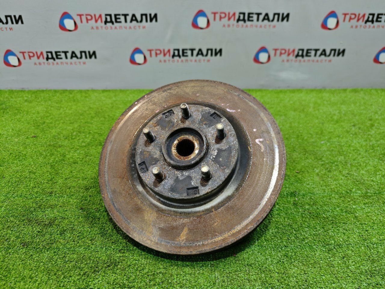 Кулак поворотный Mitsubishi Outlander 2.4 4B12 2011 перед. лев. (б/у)