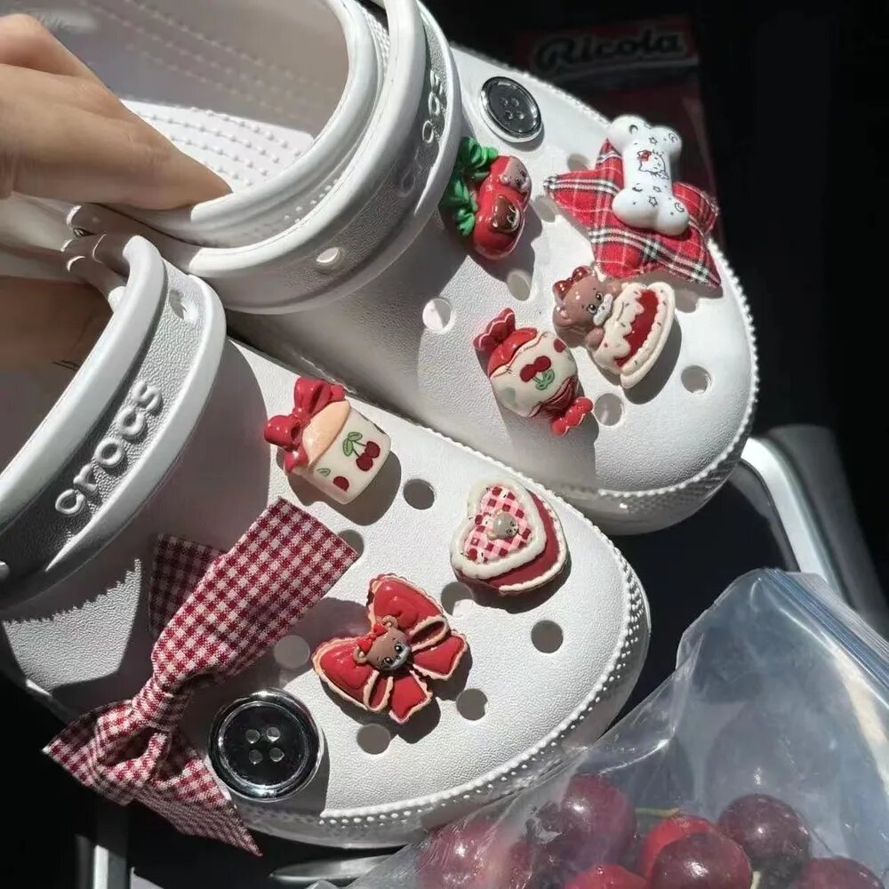 Джиббитсы Набор 10 шт. Аксессуары для обуви Crocs, украшения для сабо, DIY декор, яркие подвески — фото 1