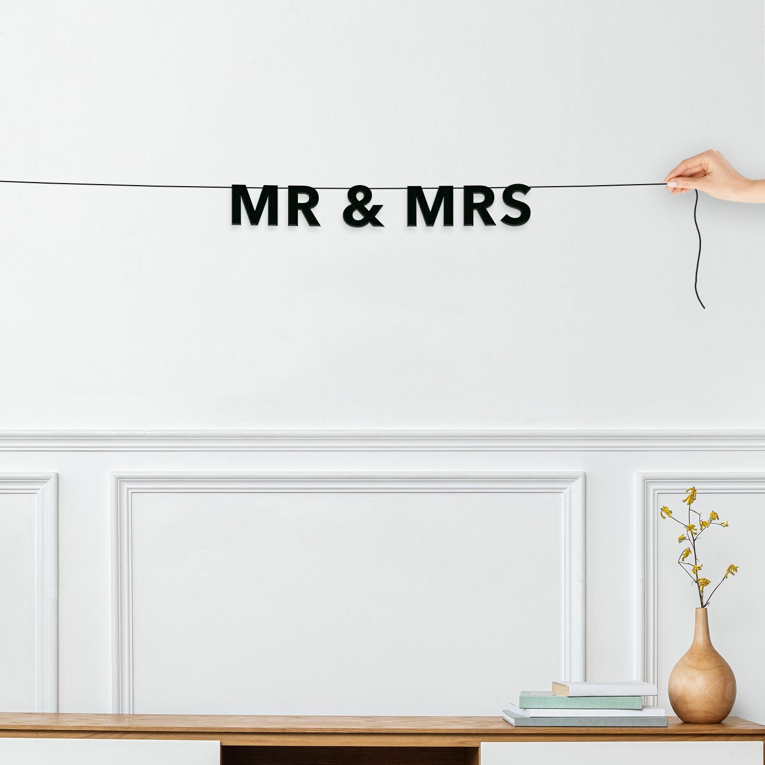 Гирлянда из букв черная, интерьерная - MR & MRS , гирлянда черные буквы.