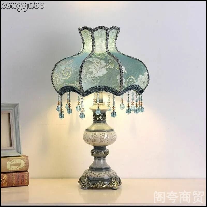 Эксклюзивный светильник для стола