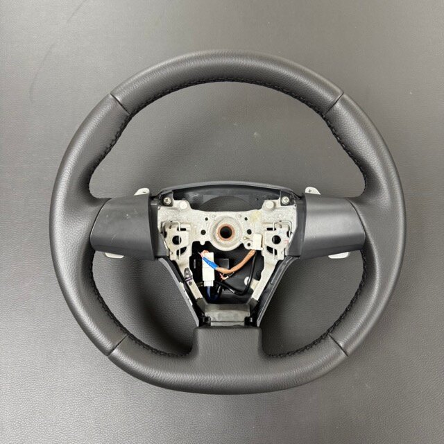 Руль Toyota Wish ZGE20W 2zrfae Б/У после перетяжки.