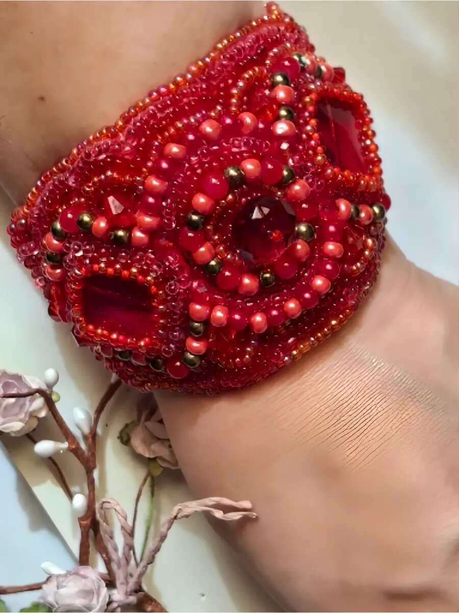 Браслет, бисер