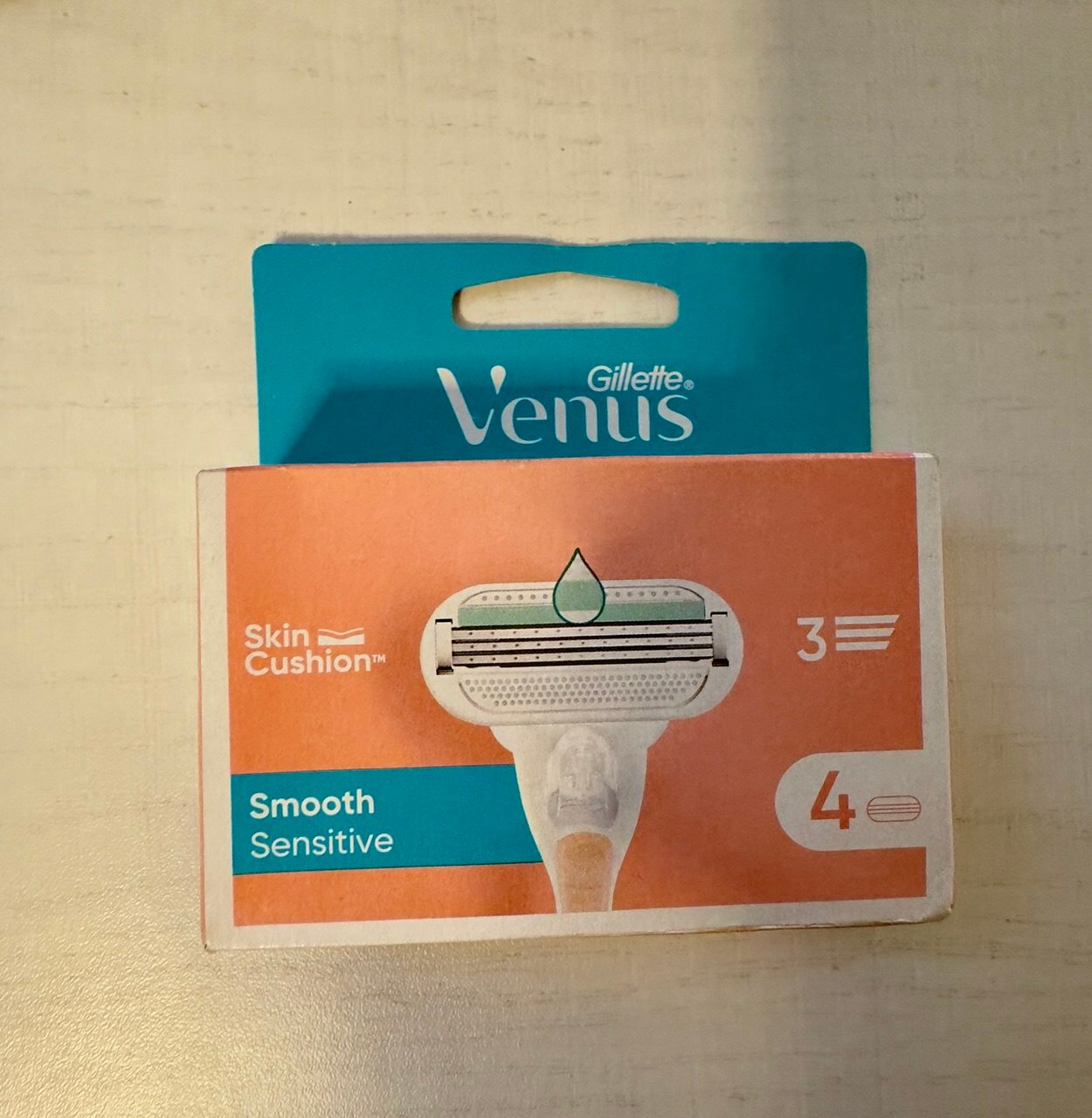 Сменные лезвия Gillette Venus Smooth Sensitive 4 шт, 3 лезвия