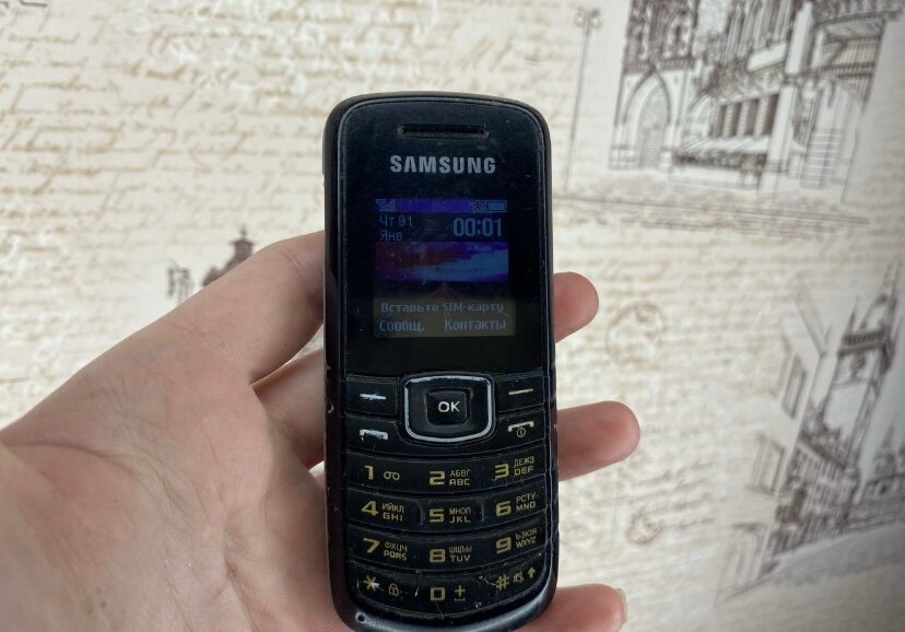 Оригинальный Б/У Retro Mania дарит ностальгию, Samsung E1080i
