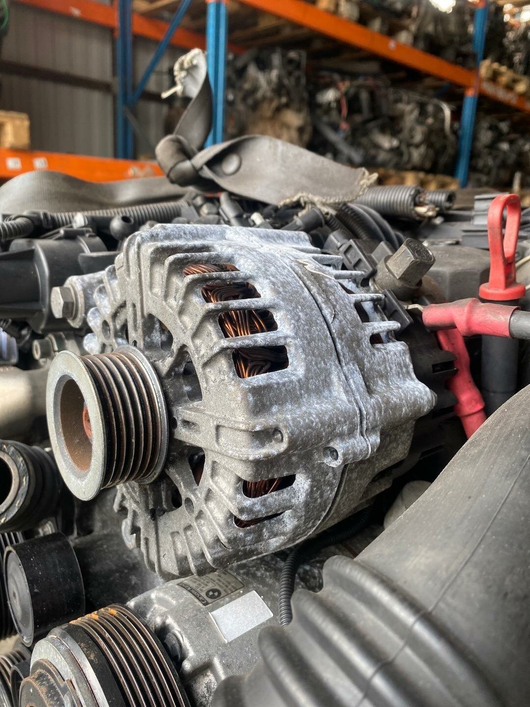 Генератор для BMW X3 E83 [рестайлинг] 2.0 OEM 7802261