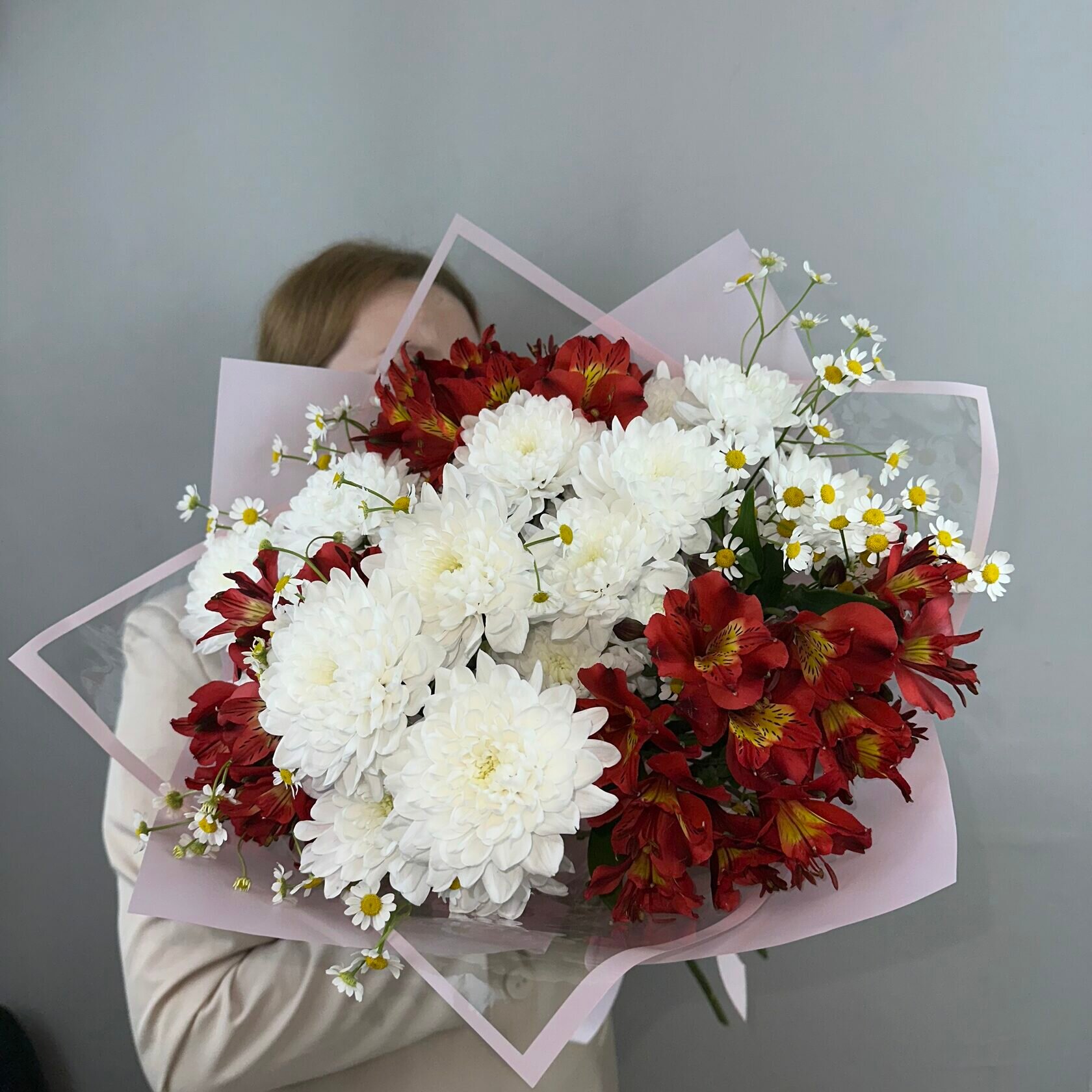 Букет из Альстромерии, Хризантемы и Ромашки - 11шт