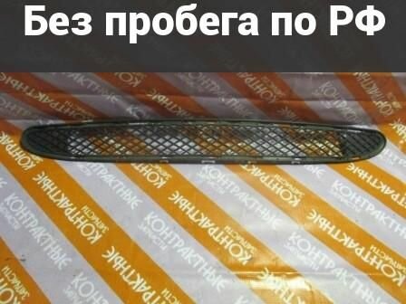 Решетка радиатора с пробегом Mercedes-Benz C200 W203