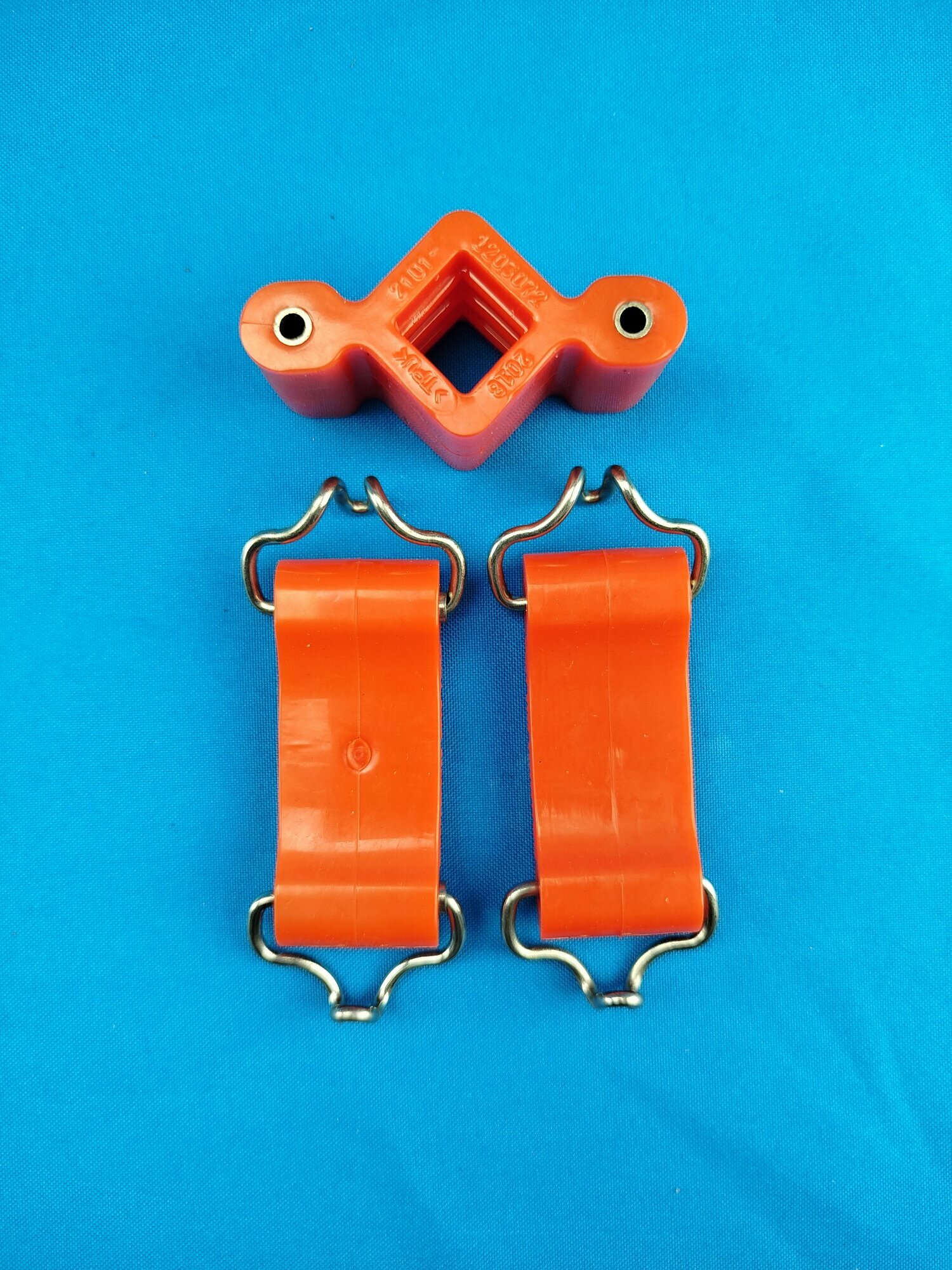 РК крепления глушителя "UAD" для автомобилей ВАЗ 2101-07 красный полиуретан (к-т 3шт)