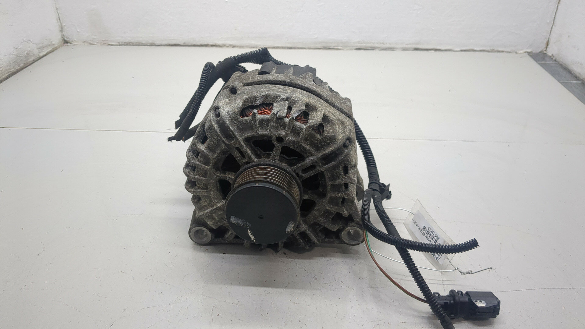 Генератор Peugeot Partner Б/У