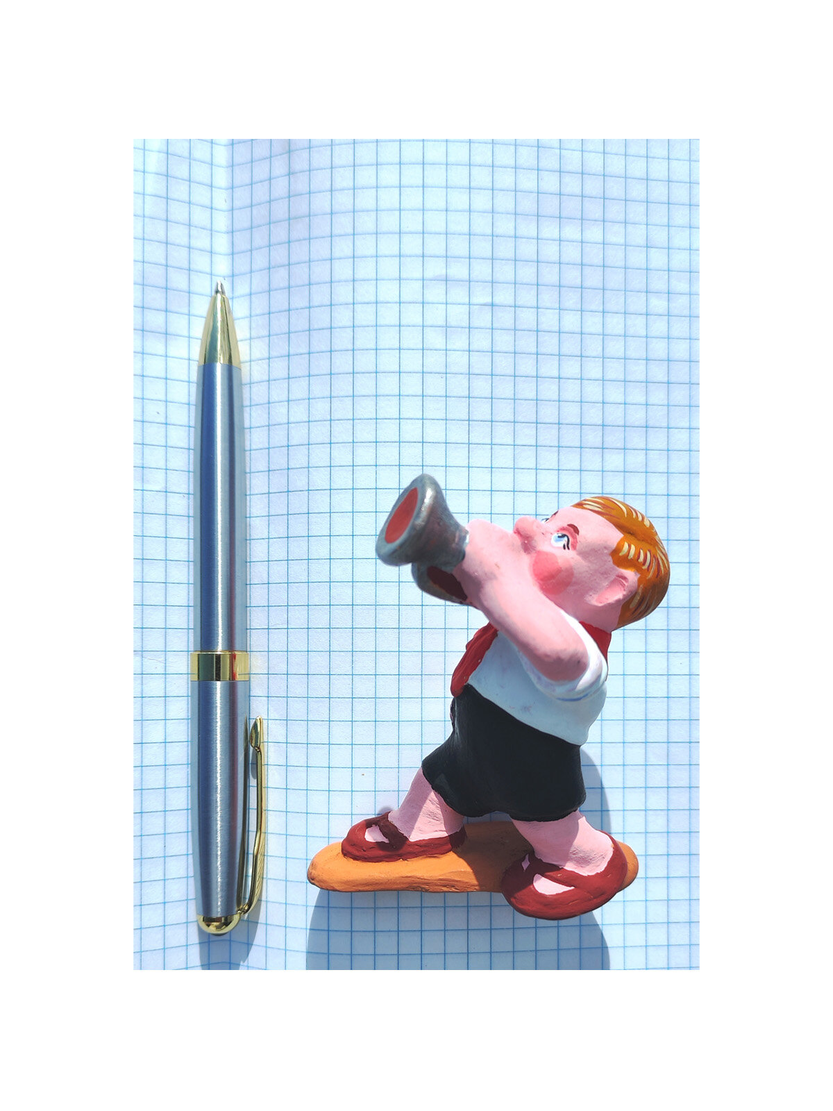 Фигурка Растяпинская забава "Пионер-горнист", керамика, ручная работа