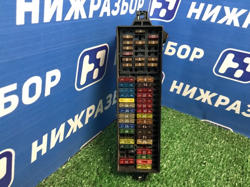 Блок предохранителей Volkswagen Polo HB 1.2 2011 6R0937615A