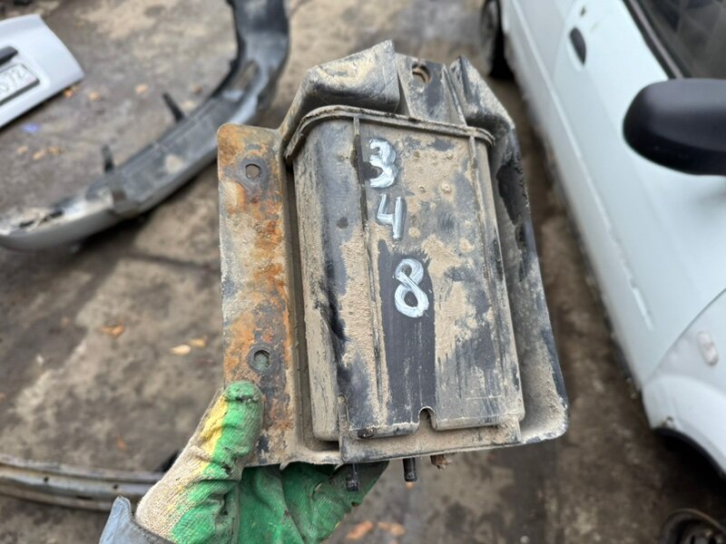 Адсорбер Hyundai Accent 2 поколение G4EC 2003 (б/у)