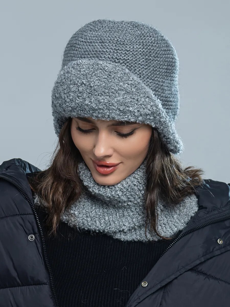 Шапка ушанка зимняя женская вязаная с букле