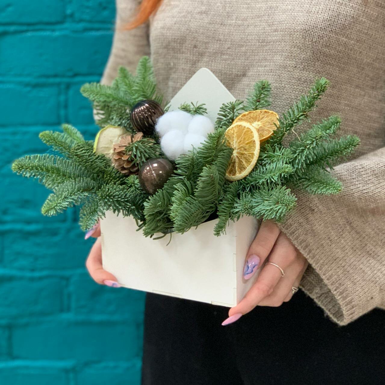 Композиция новогодняя из нобилиса и сухофруктов