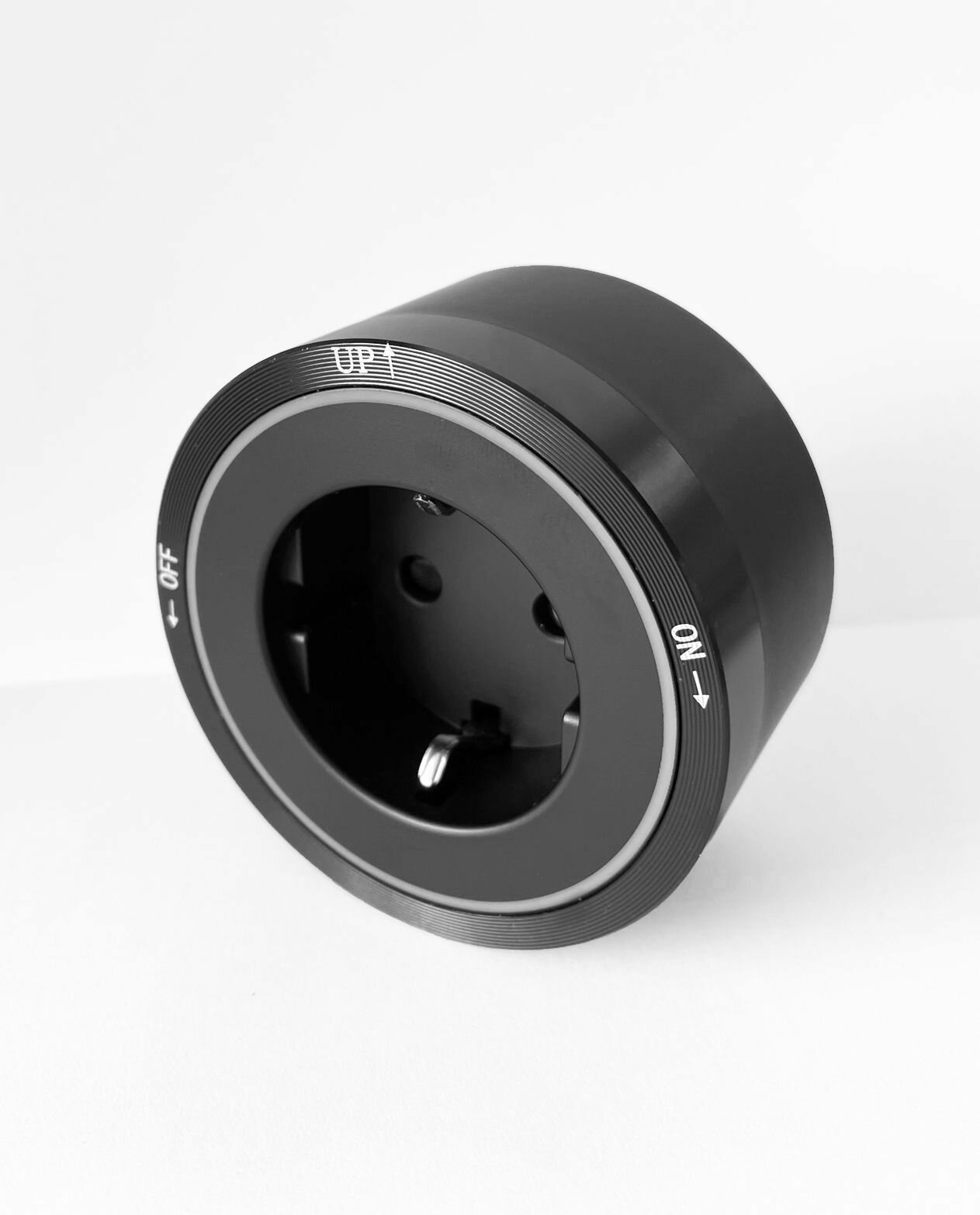 Розетка трековая черная евро стандарт подсветка синего цвета для трековой системы DP