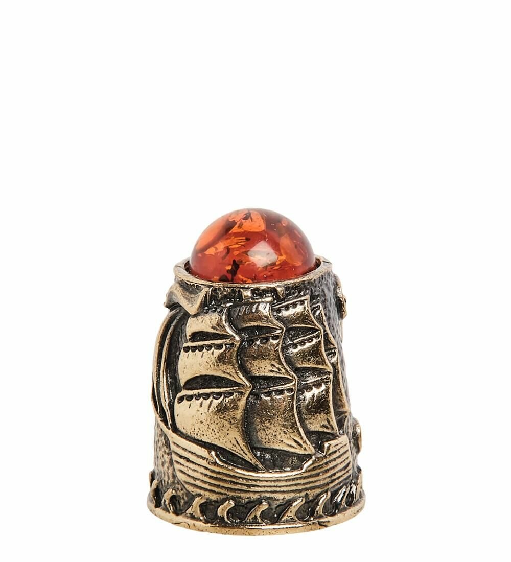 Наперсток из янтаря и латуни "Фрегат" A2059284 Народные промыслы, Латунь, янтарь