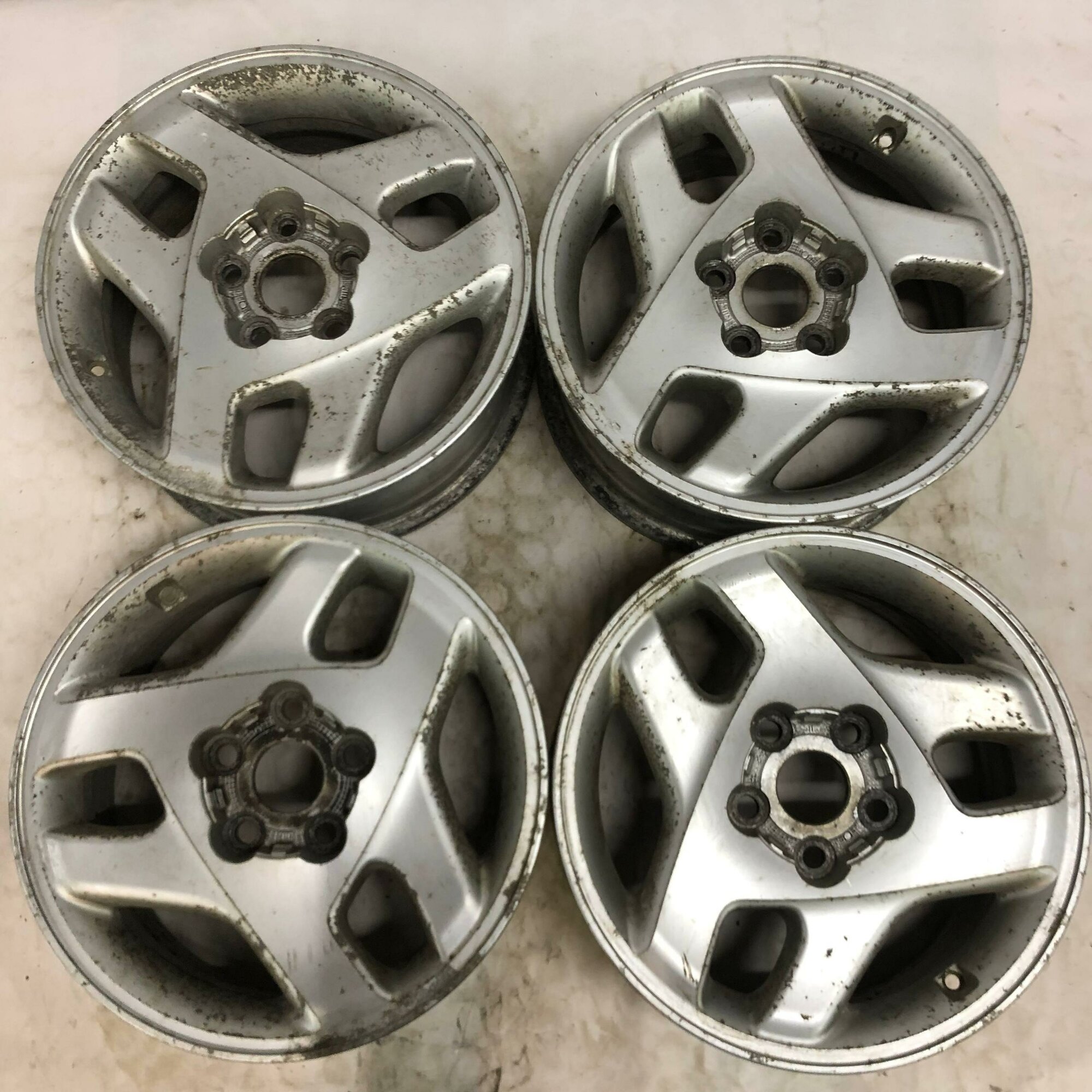 Колесные диски Replica 16x6.5 PCD 5x114.3 D60.1 ET45 (Реплика)