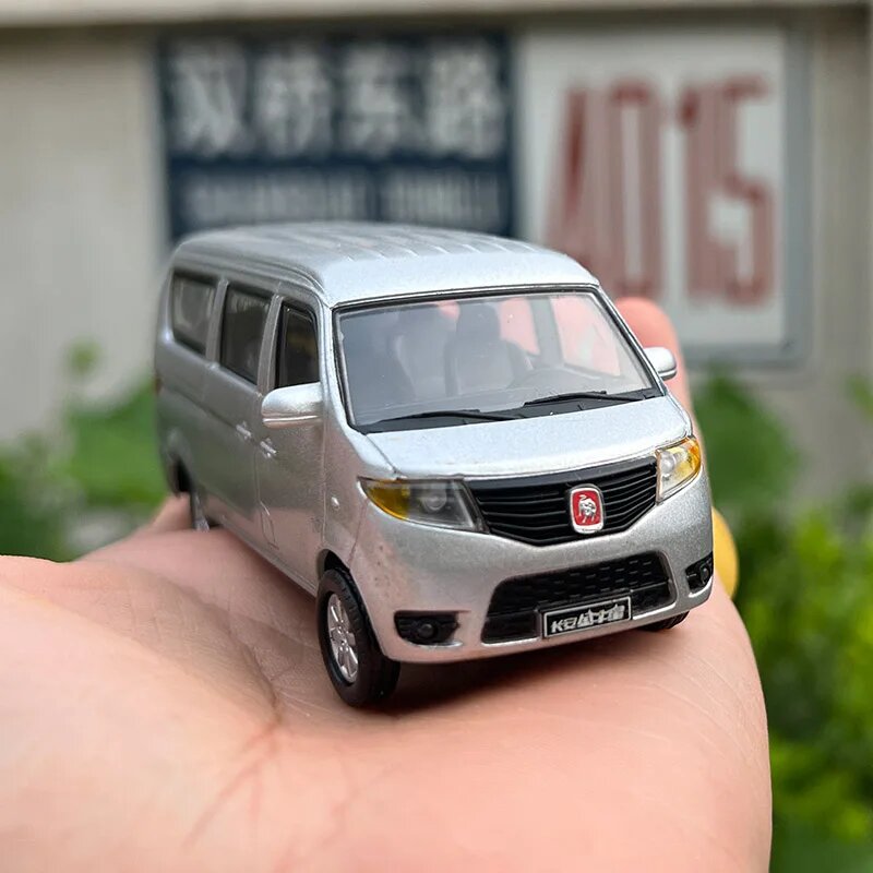 Пластиковая модель Changan Auto Jinniuxing 1:43 Jinniuxing Silver