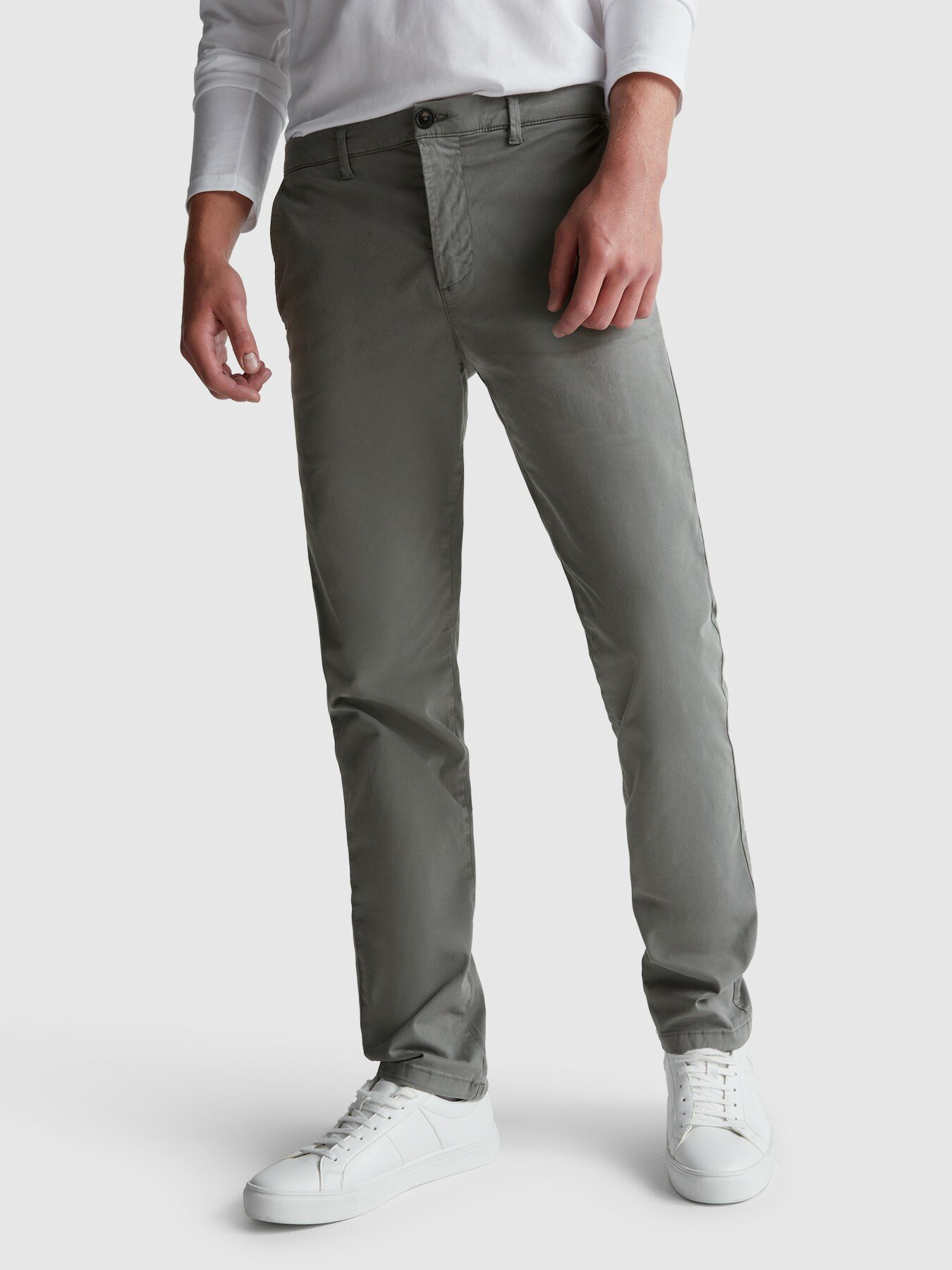 Брюки чинос