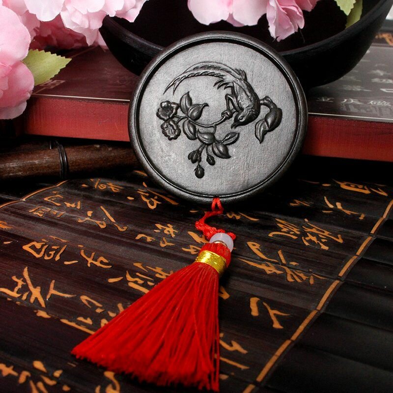 Подарок в китайском стиле: портативное зеркало для макияжа из зеленого сандалового дерева, антикварное резное круглое зеркало из массива дерева для иностранцев.