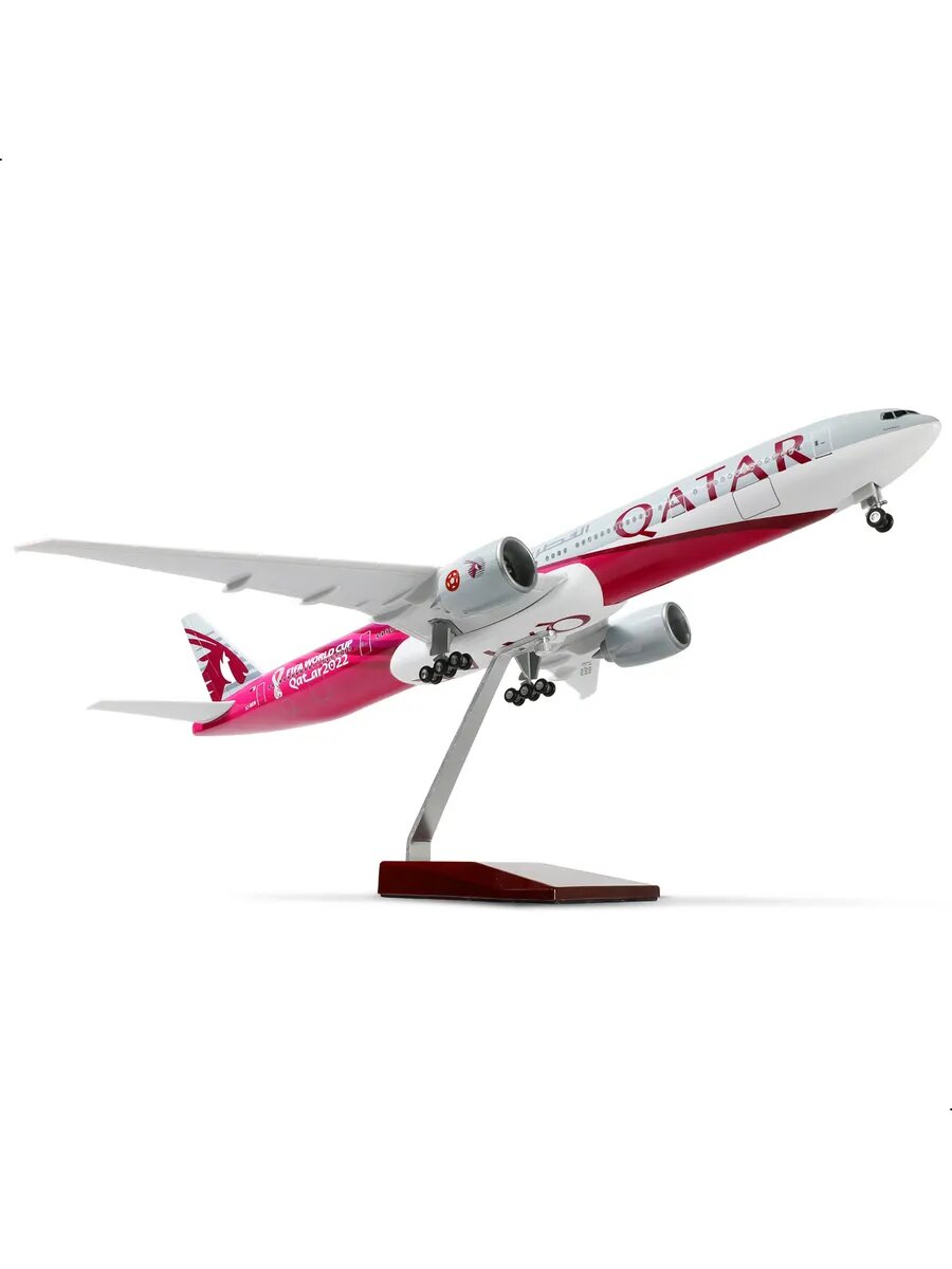 Модель Boeing 777-300ER Qatar 1/150 A7-BEB с подставкой
