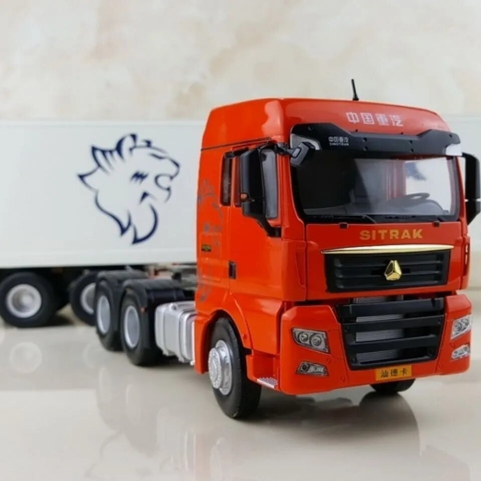 Сборная модель SINOTRUK Shande Truck Mold C7H Легкосплавный автомобиль Модель 1:36 с контейнером Белый, красный Грузовик — фото 1