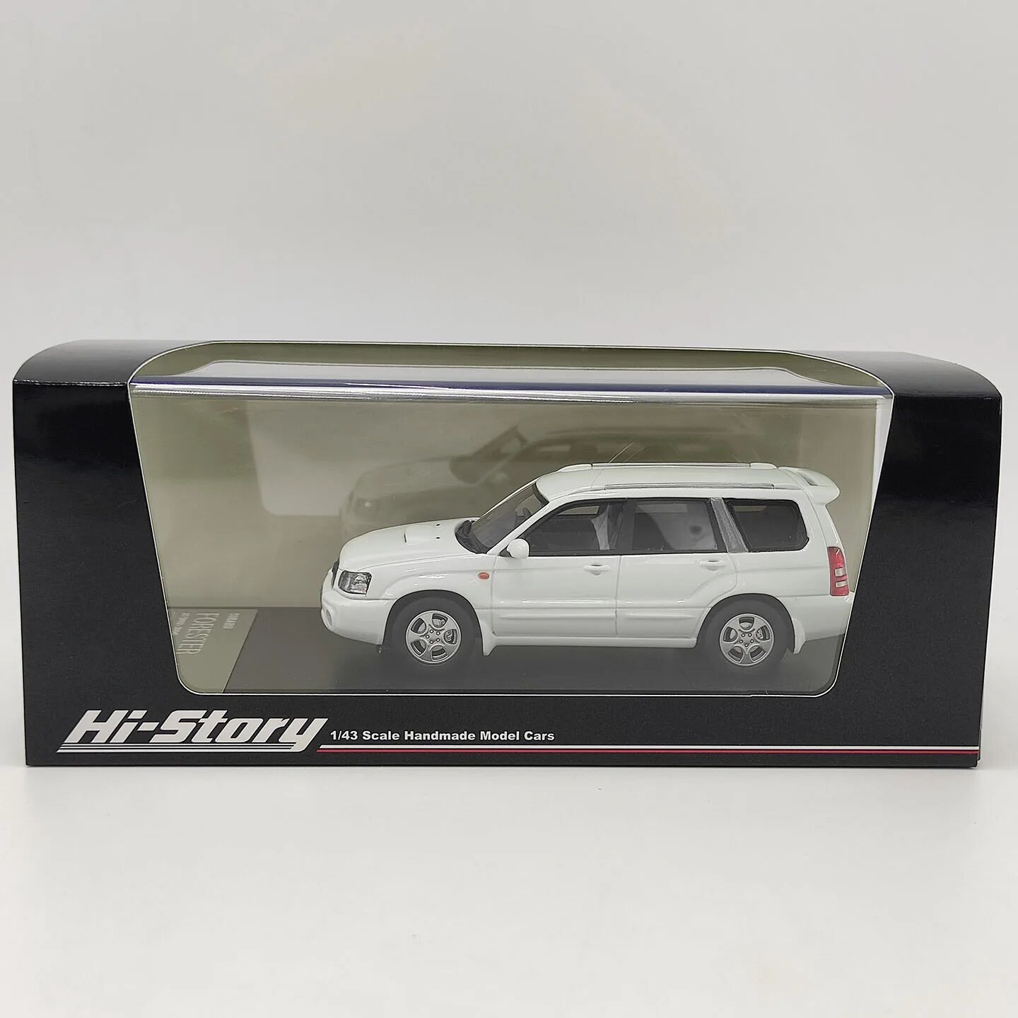 Модель автомобиля Hi-Story Forester XT 2002-2004 белая