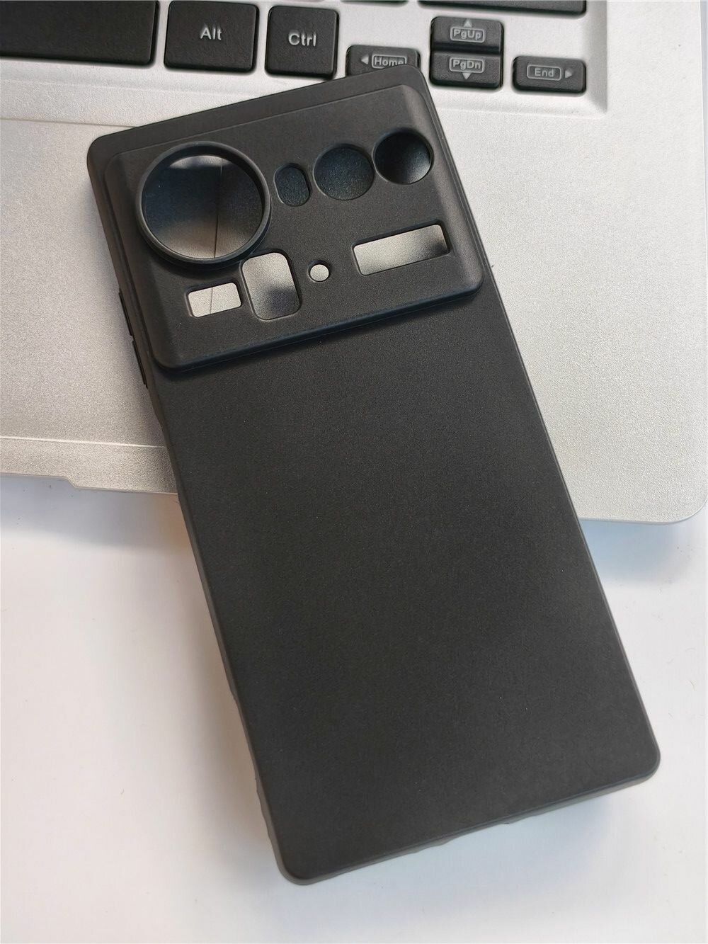 Черный износостойкий чехол на Nubia Z80 Ultra чехол