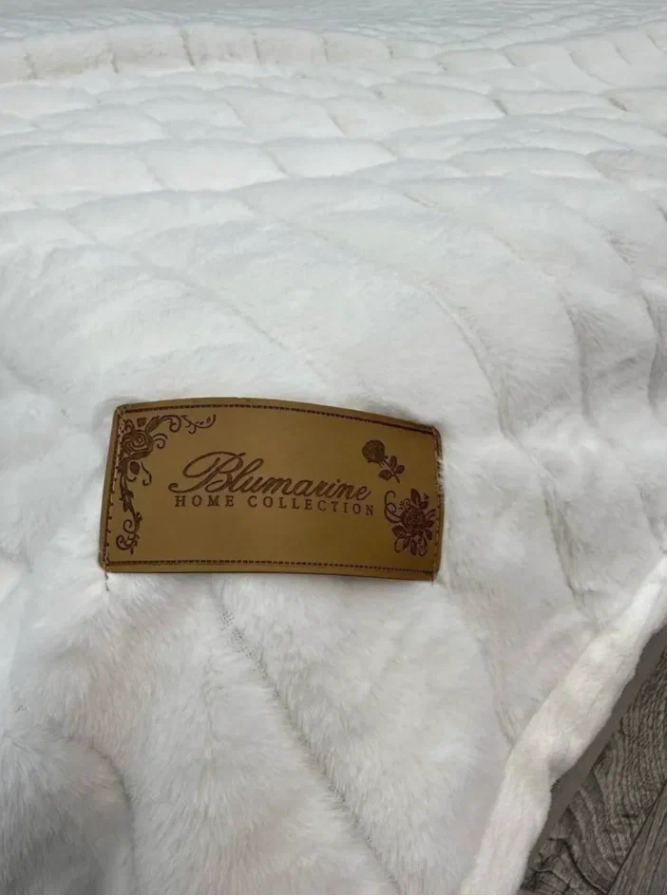 Плед-покрывало Blumarine "Кролик" мягкий на кровать, молочный