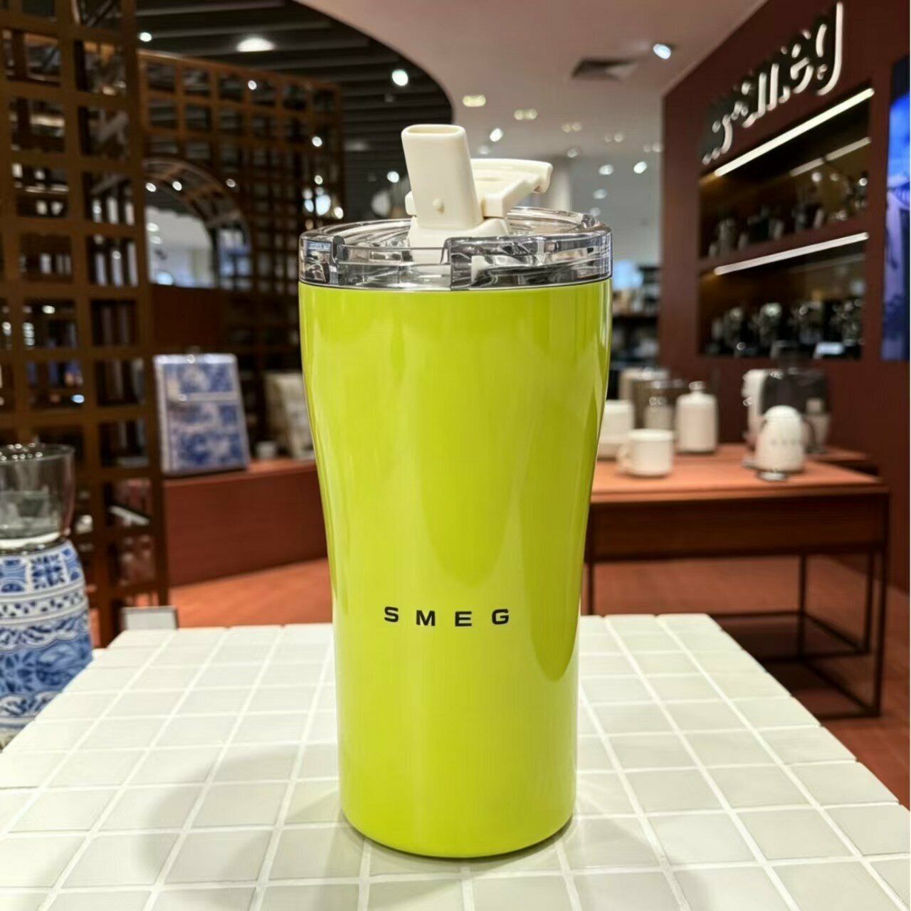 Новая портативная термокружка SMEG Slim Waist (с трубочкой) 550 мл