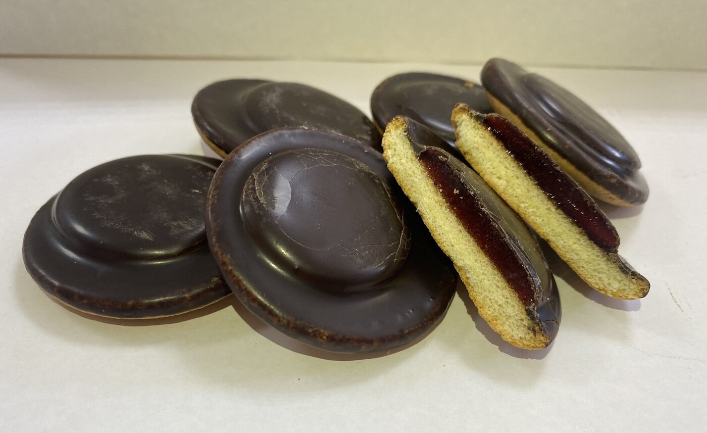 Печенье бисквитное "Кико" с фруктовой начинкой в шоколадной глазури 1200 гр.