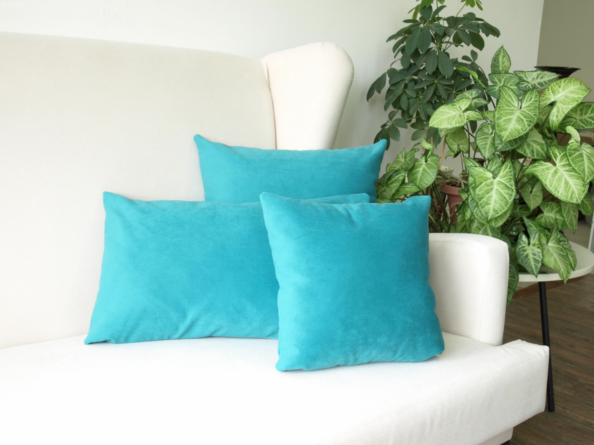 Подушка декоративная Бирюзовая 30х30 велюр