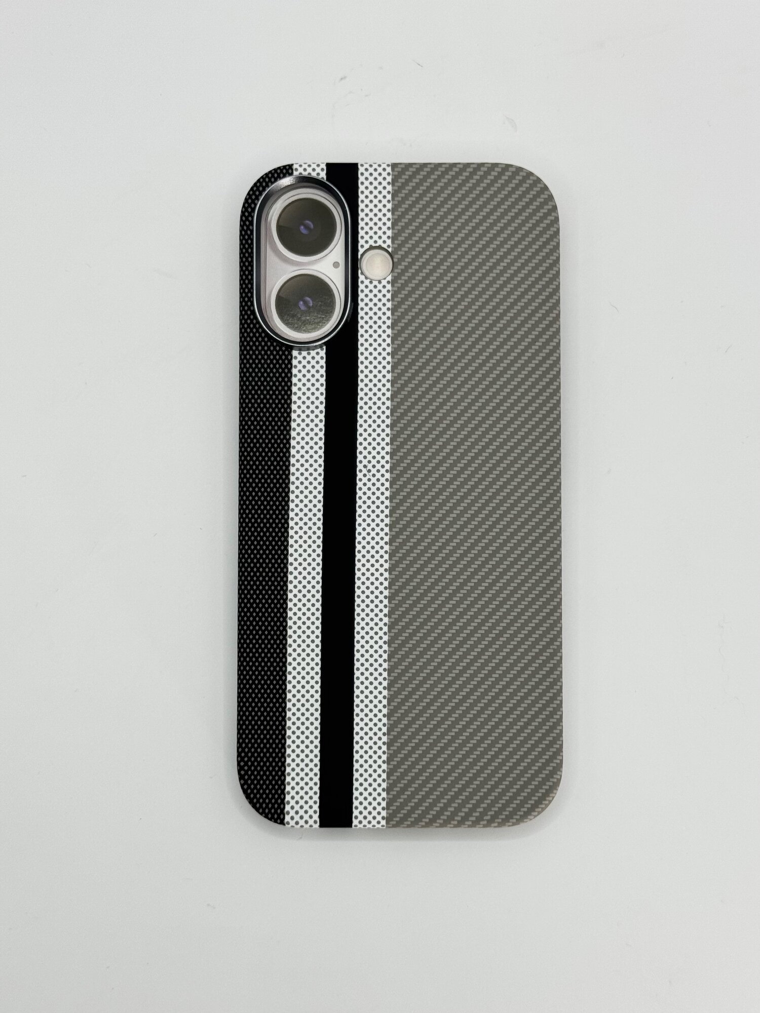 Чехол карбоновый на iPhone 17 , ударопрочный, поликарбонат, защита камеры Magsafe