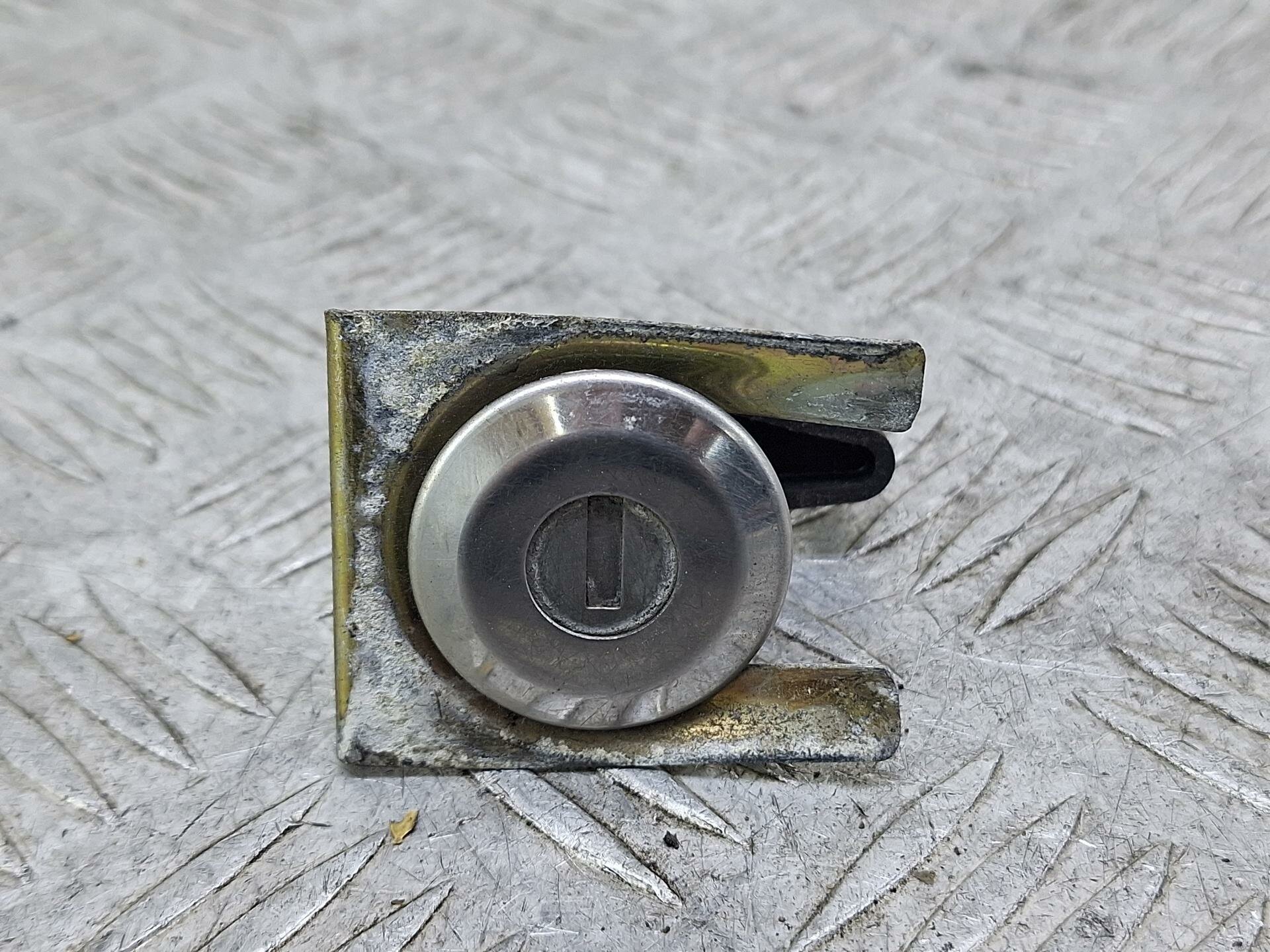 Личинка дверного замка передней правой Peugeot 206 2002