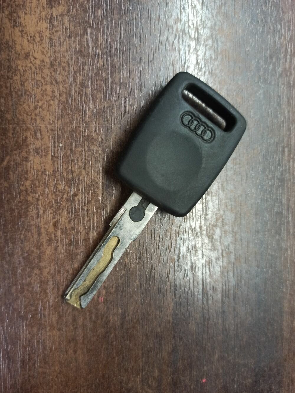 Ключ замка зажигания Audi A6 8D0837212