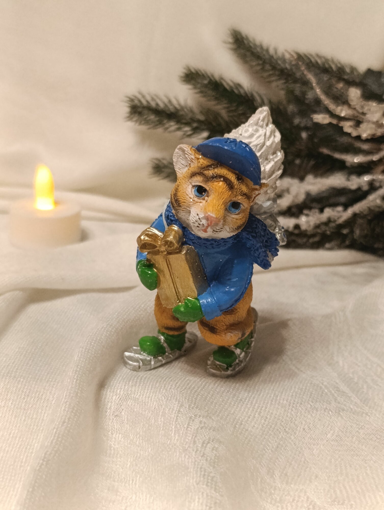 Новогоднее украшение "Тигр с елочкой" 4*8*5 см Феникс+