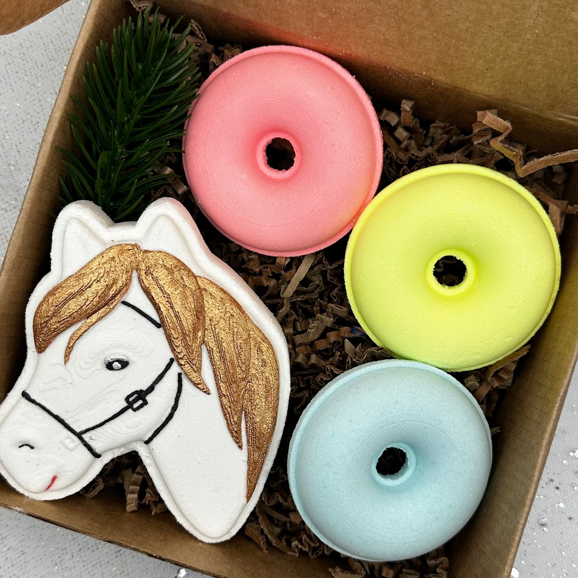 Подарочный набор бомбочки для ванны лошадь 1шт + пончик 3шт разного аромата + кокосовое масло