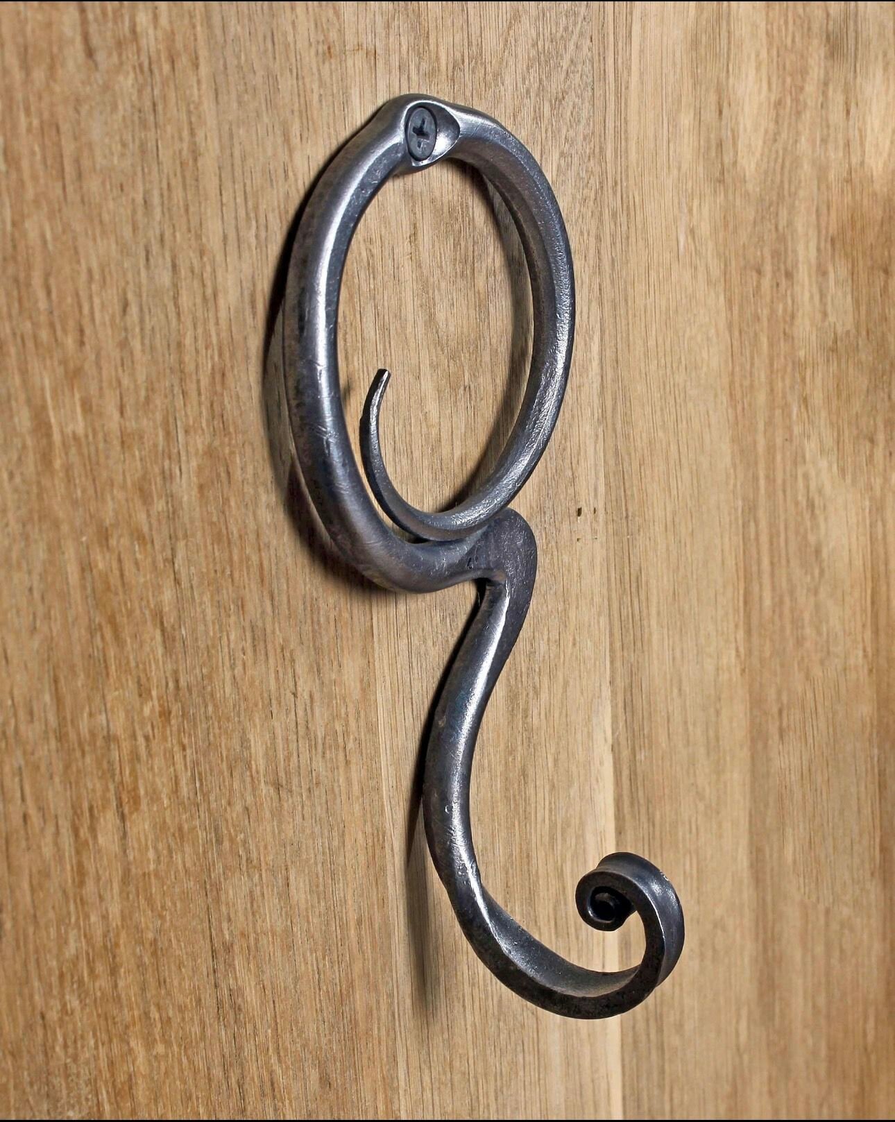 Крючок настенный кованый без покраски