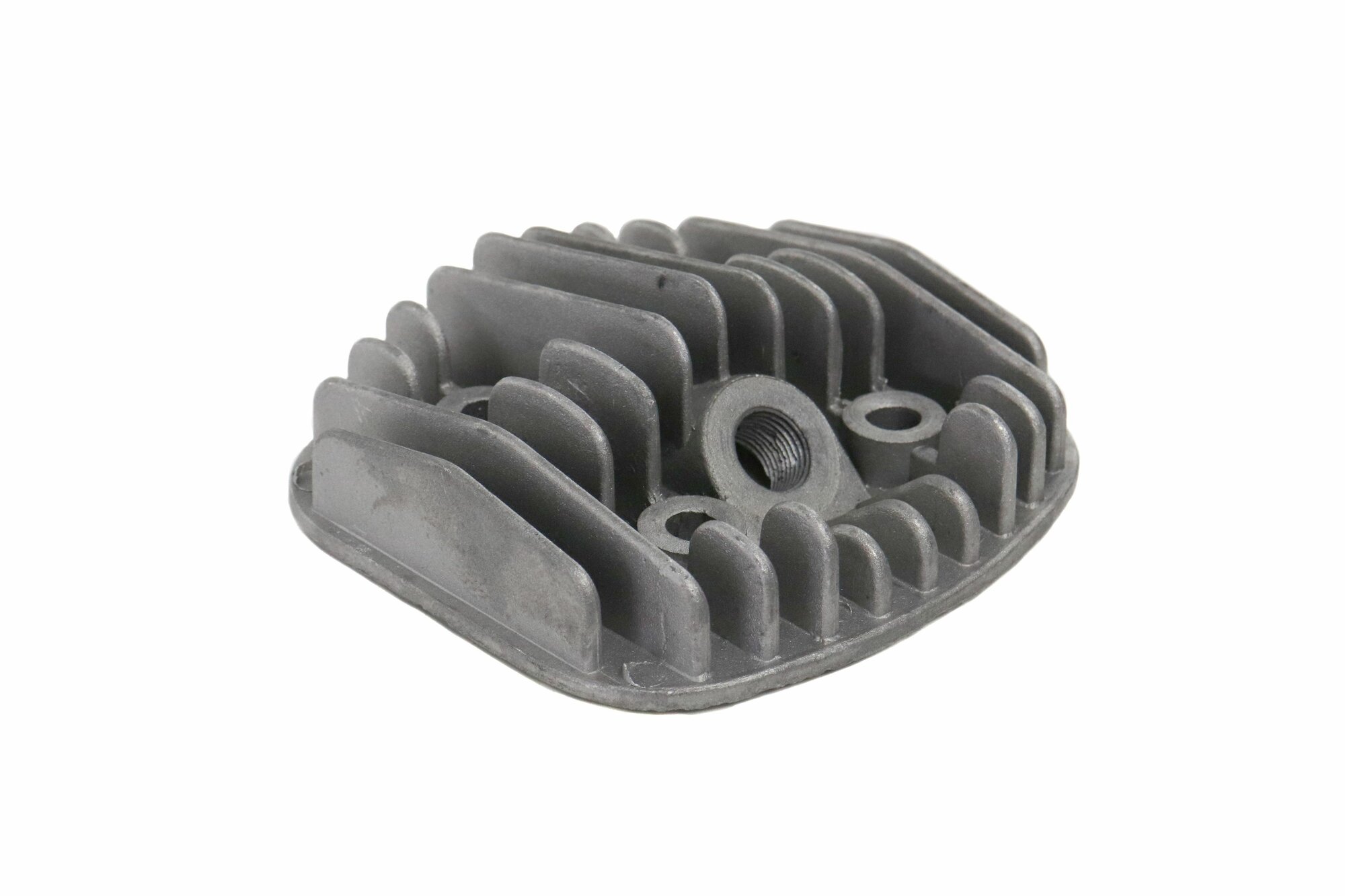 Головка цилиндра F80 (отверстие под свечу под углом)