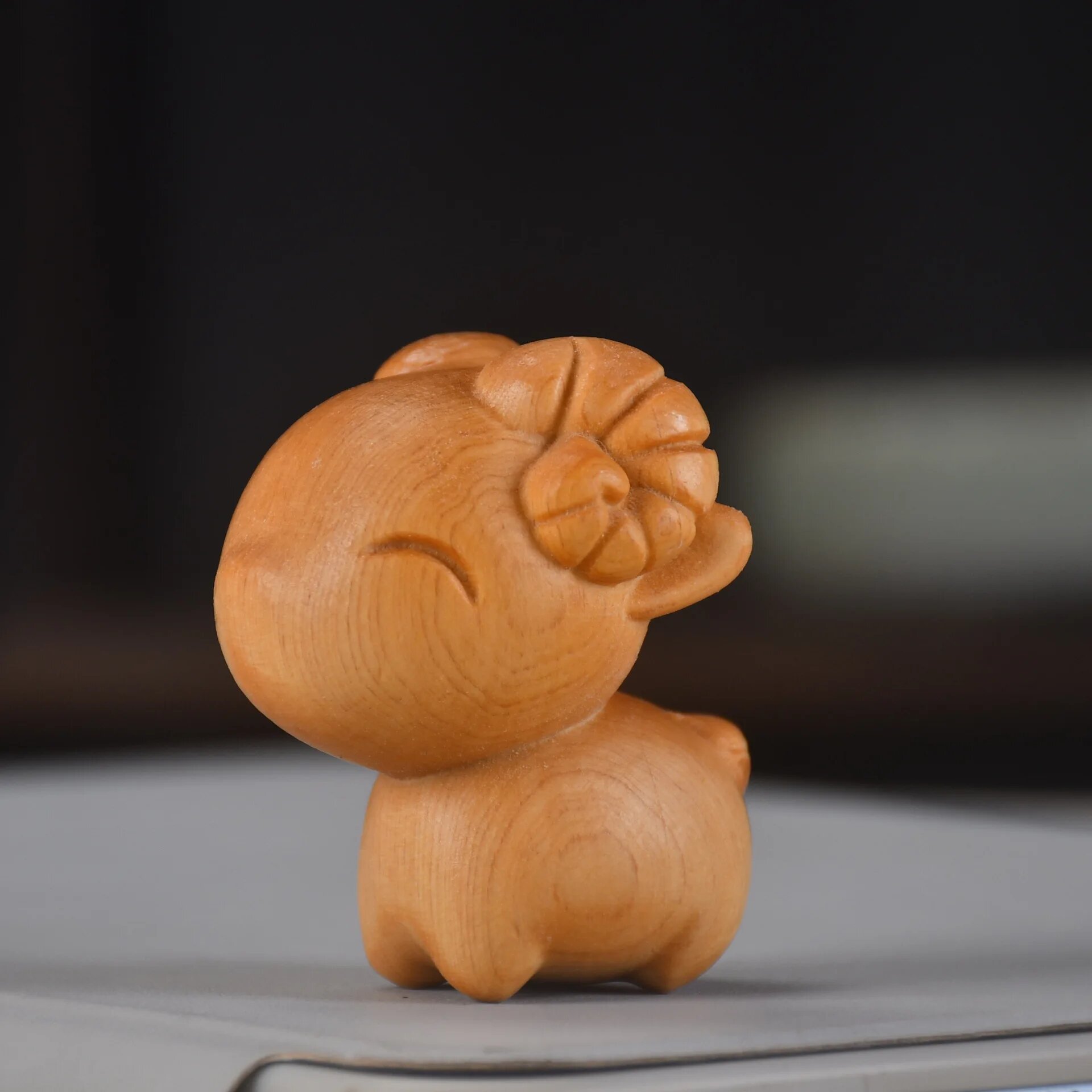 Деревянная статуэтка козы ручной работы 4x4.8x5.2cm